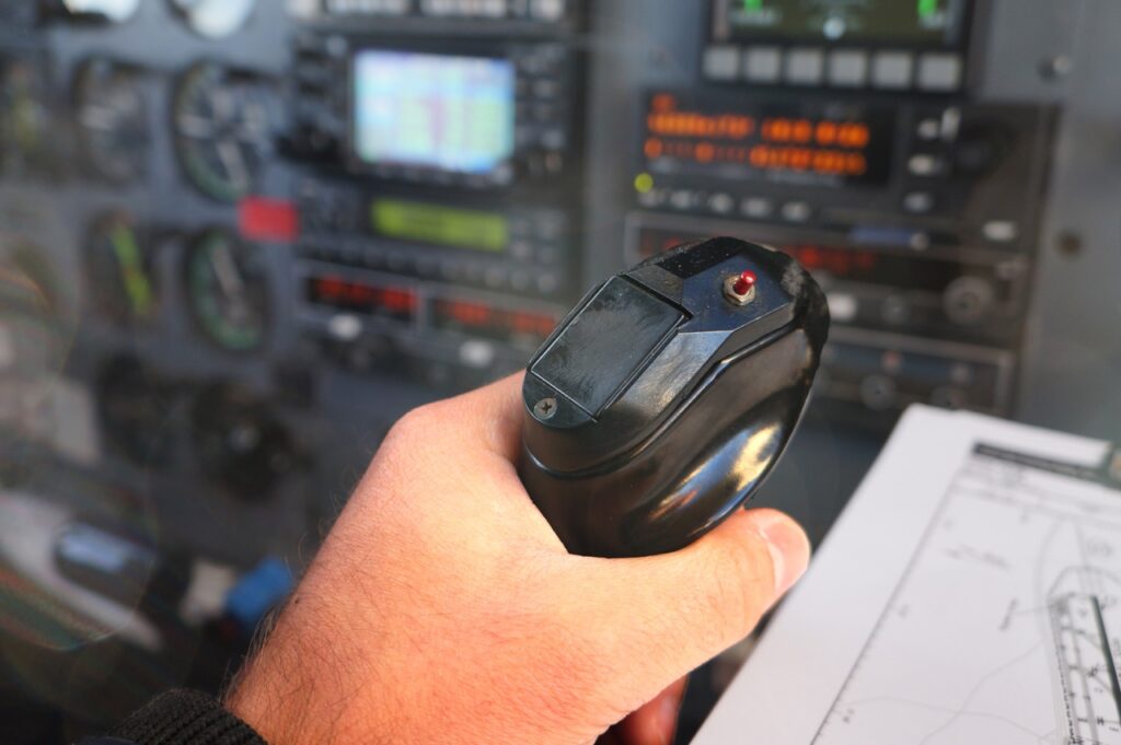 How Many Hours Do You Need to Get a Private Pilot License – FLT Academy